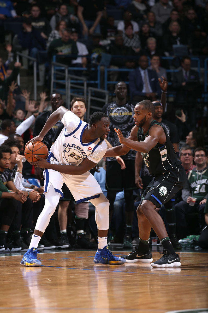 Photos: Warriors at Bucks - 1/12/18 Photo Gallery | NBA.com