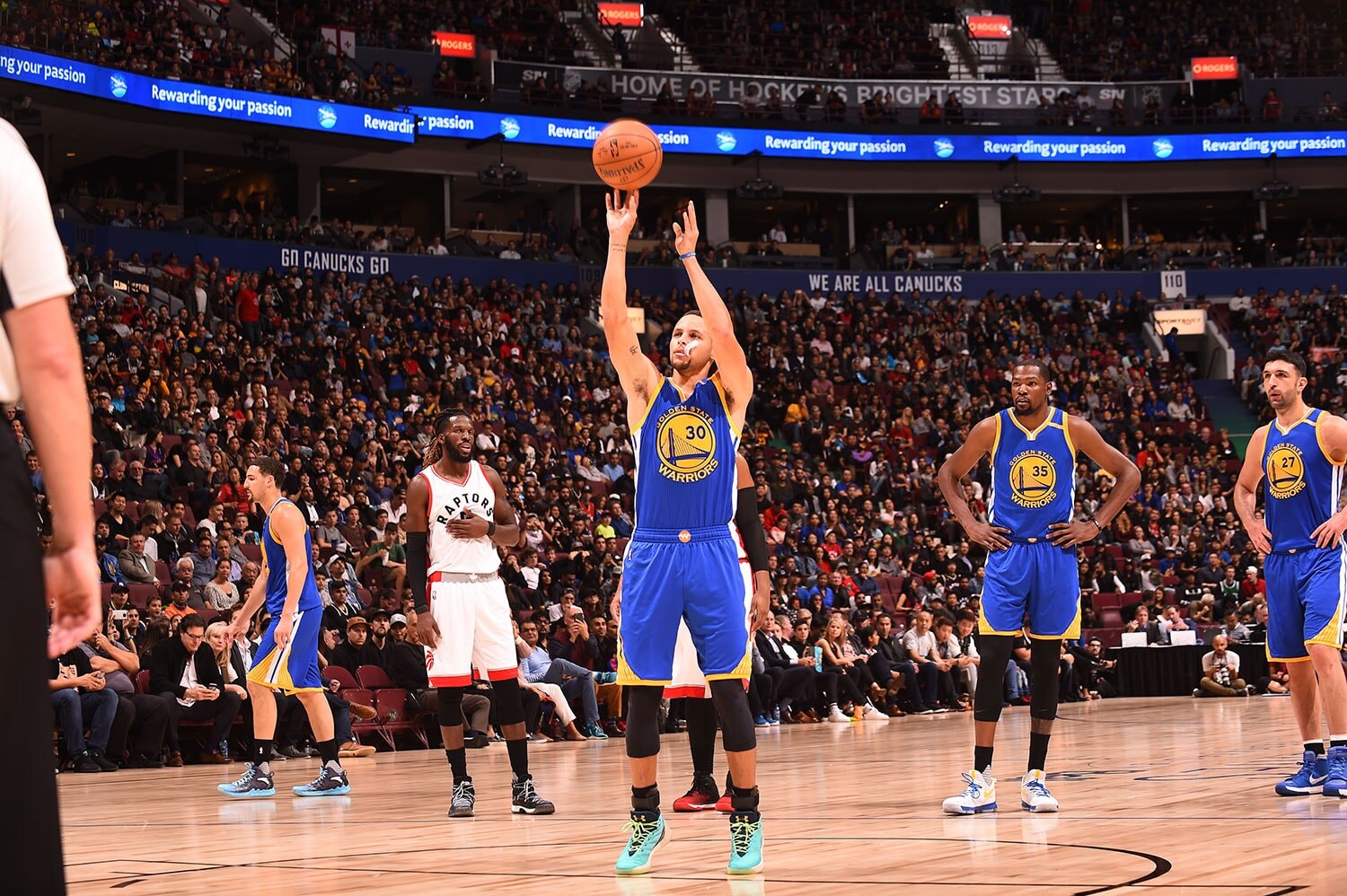 Photos: Warriors at Raptors in Vancouver - 10/1/16 | Golden State Warriors