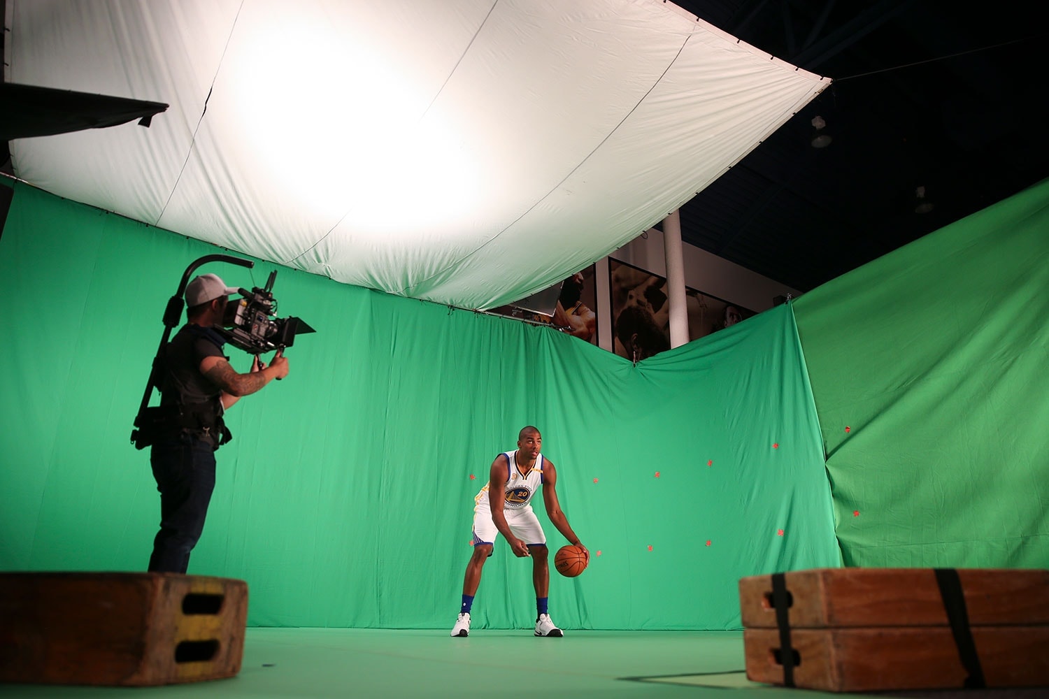 Behind the Scenes of Media Day 2016 Photo Gallery | NBA.com