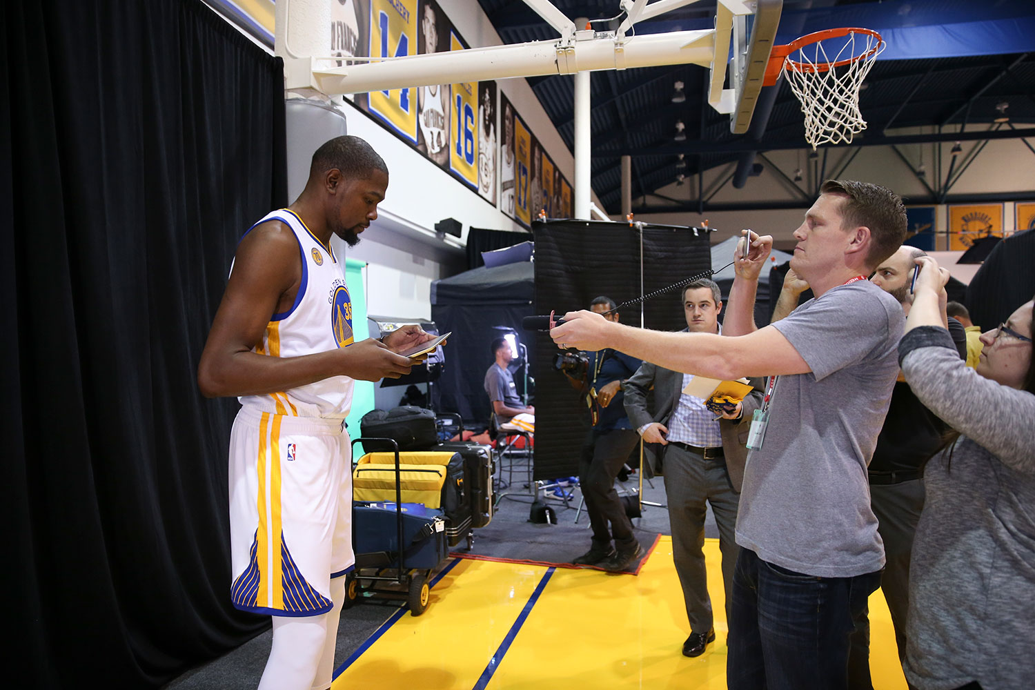 Behind the Scenes of Media Day 2016 Photo Gallery | NBA.com