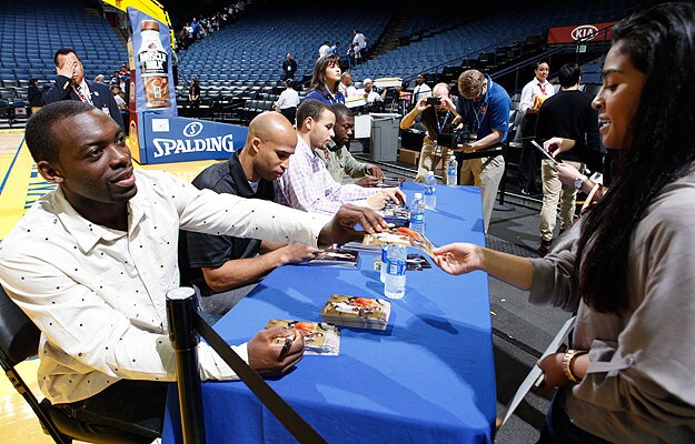 Season Ticket Holder Autograph Signing - 4/15/12 Photo Gallery | NBA.com
