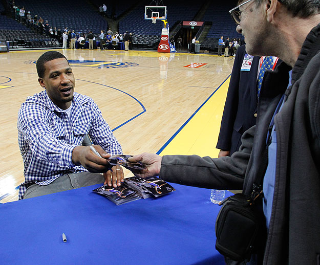 Season Ticket Holder Autograph Signing - 4/15/12 Photo Gallery | NBA.com