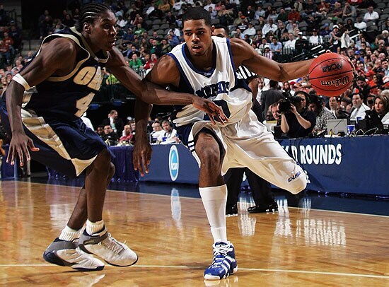 Warriors Sign Rodney Carney - 9/8/10 Photo Gallery | NBA.com