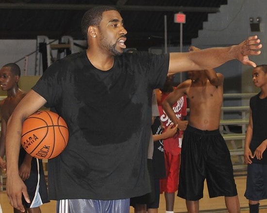 Reggie Williams Shooting Stars Basketball Camp Photo Gallery | NBA.com