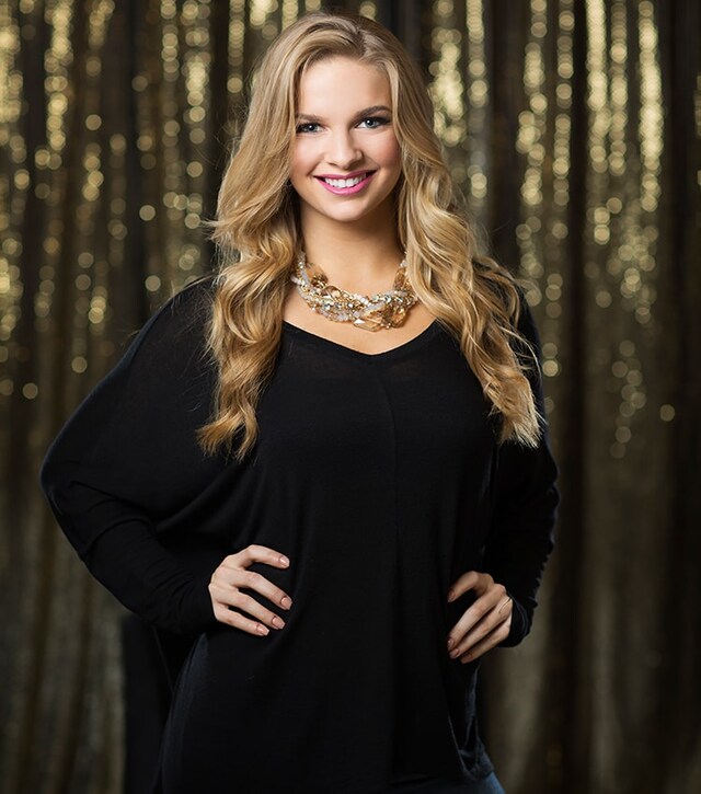 2015-16 Warriors Dance Team: Shauna F Photo Gallery | NBA.com