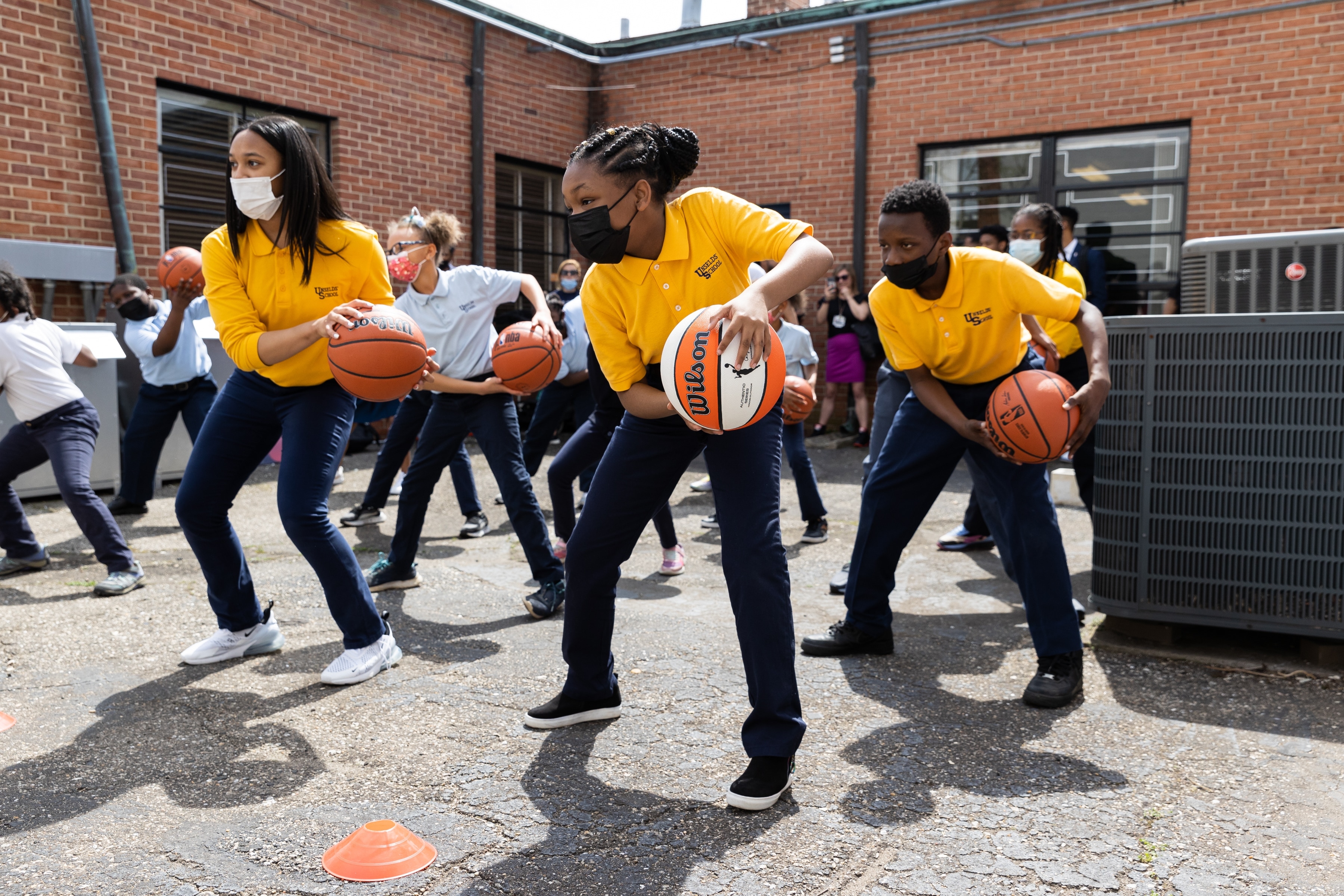 Photos: Wizards, Heart of America complete NBA75 project at The Unselds ...
