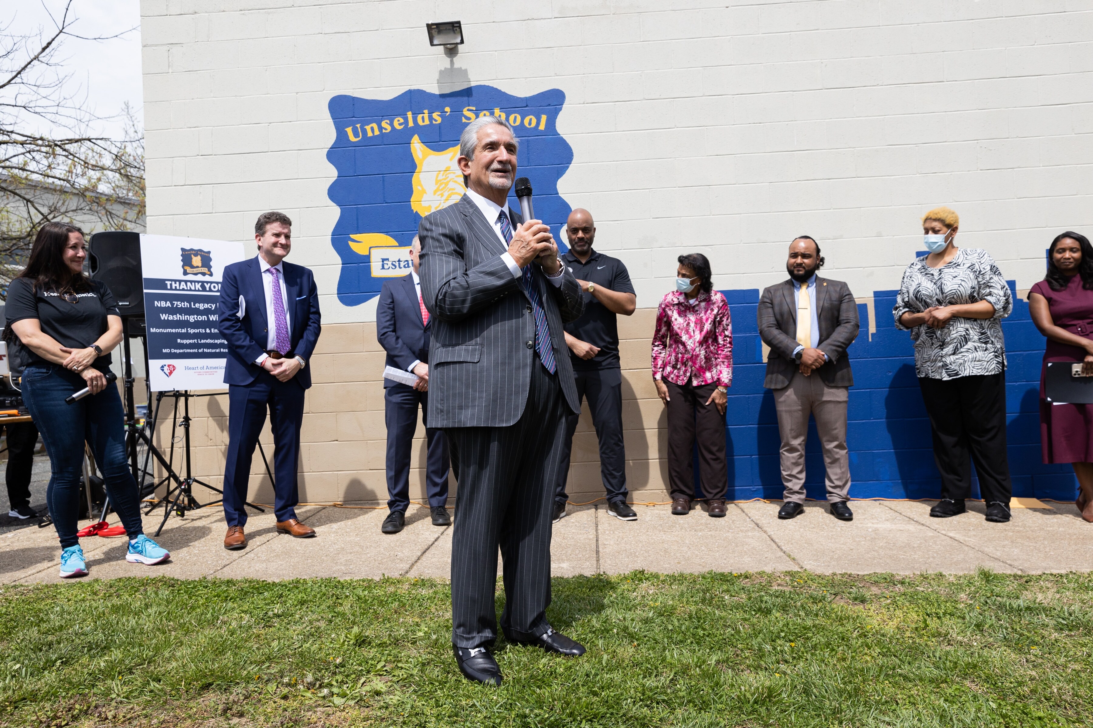 Photos: Wizards, Heart of America complete NBA75 project at The Unselds ...