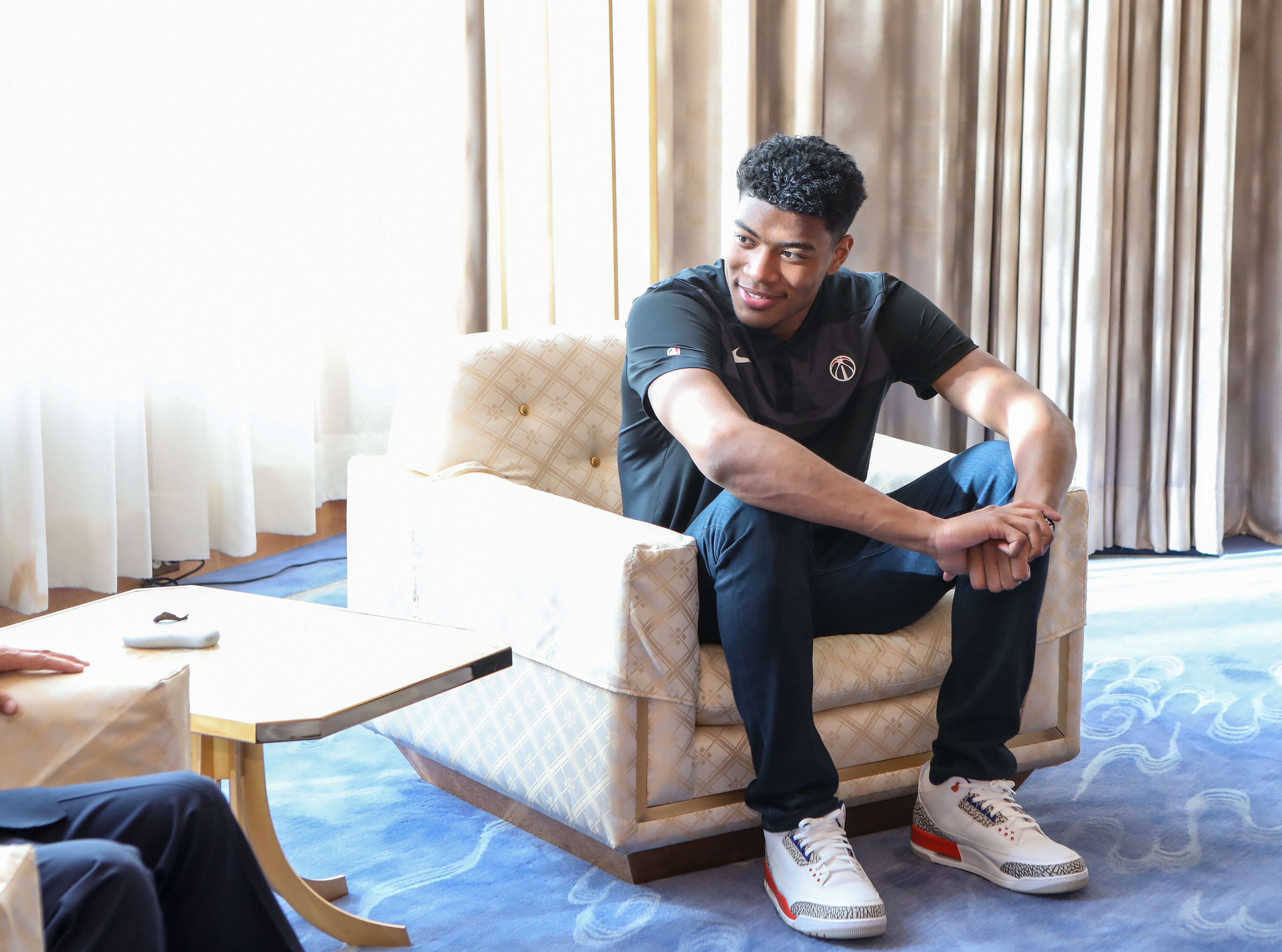 Photos: Rui Hachimura visits Ambassador Sugiyama at Japan Embassy D.C ...