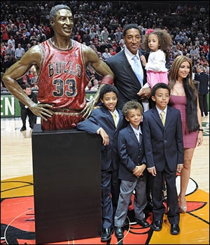 Bust unveiling a humbling experience for Pippen | NBA.com