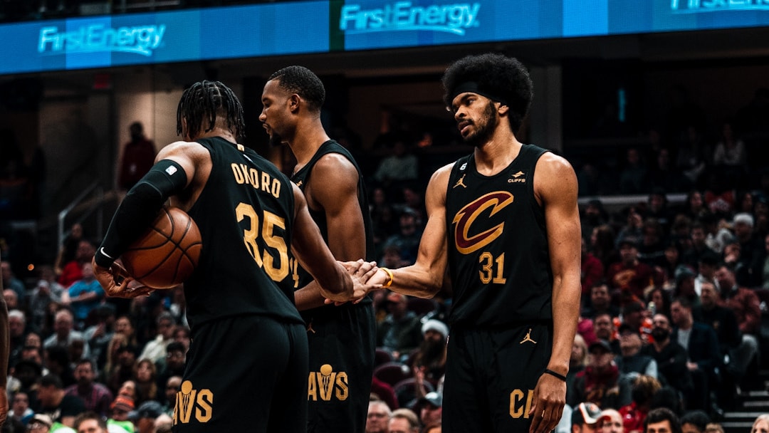 Cavs Win Thriller, Top Mavericks in Overtime | Cleveland Cavaliers