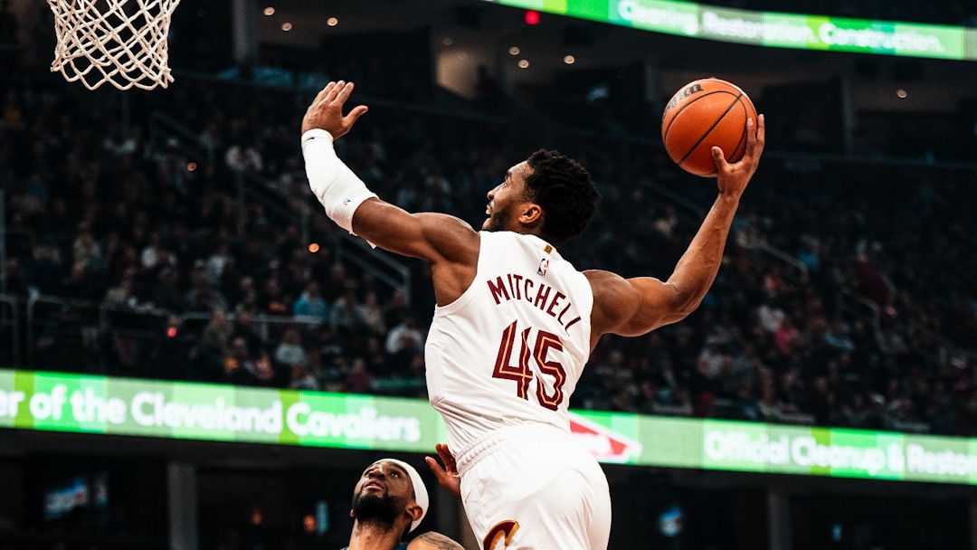 A HUGE DONOVAN DUNK | Cleveland Cavaliers