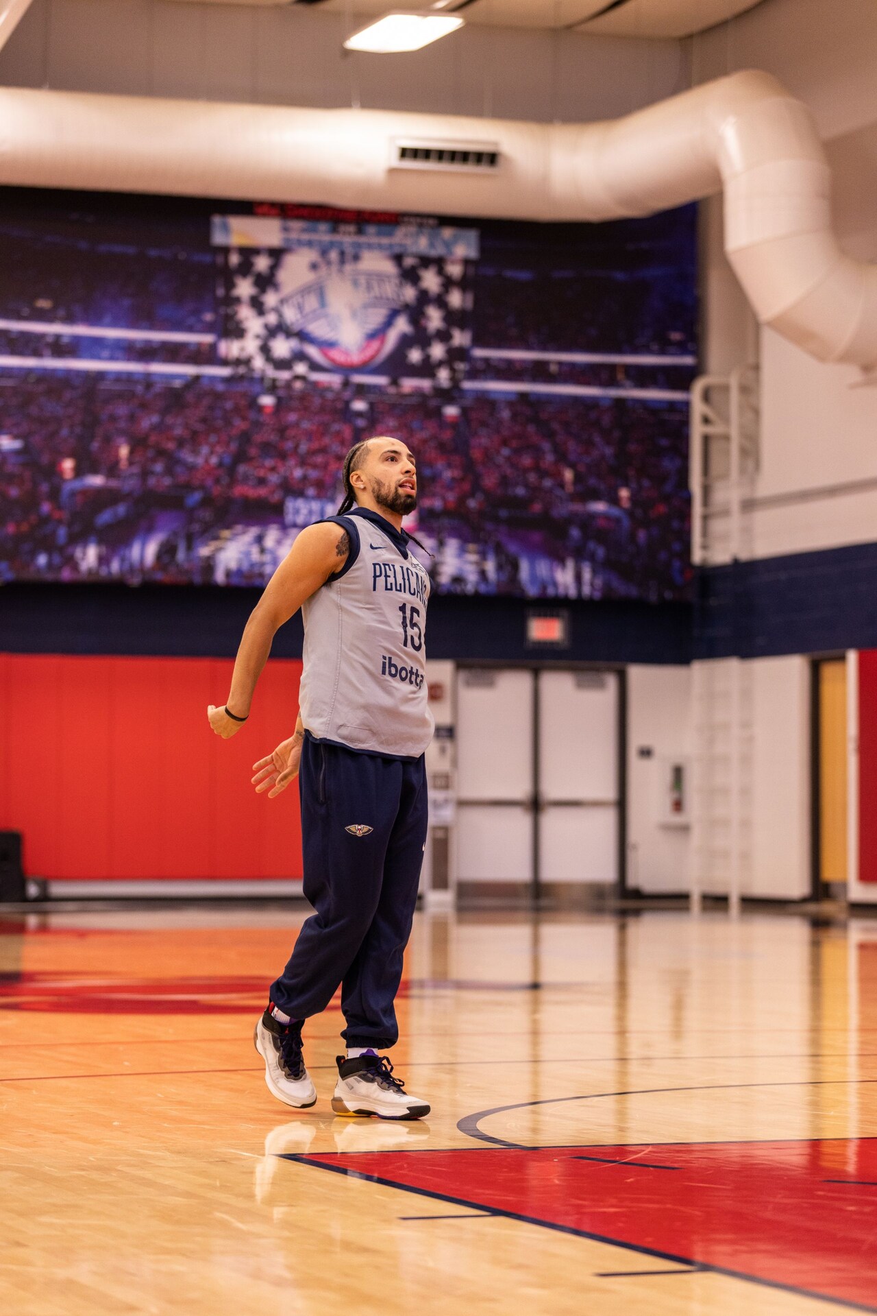 Larry Nance Jr. compares his former Lakers squad to current Pelicans ...