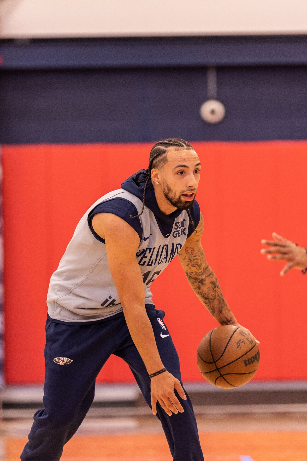 Larry Nance Jr. compares his former Lakers squad to current Pelicans ...
