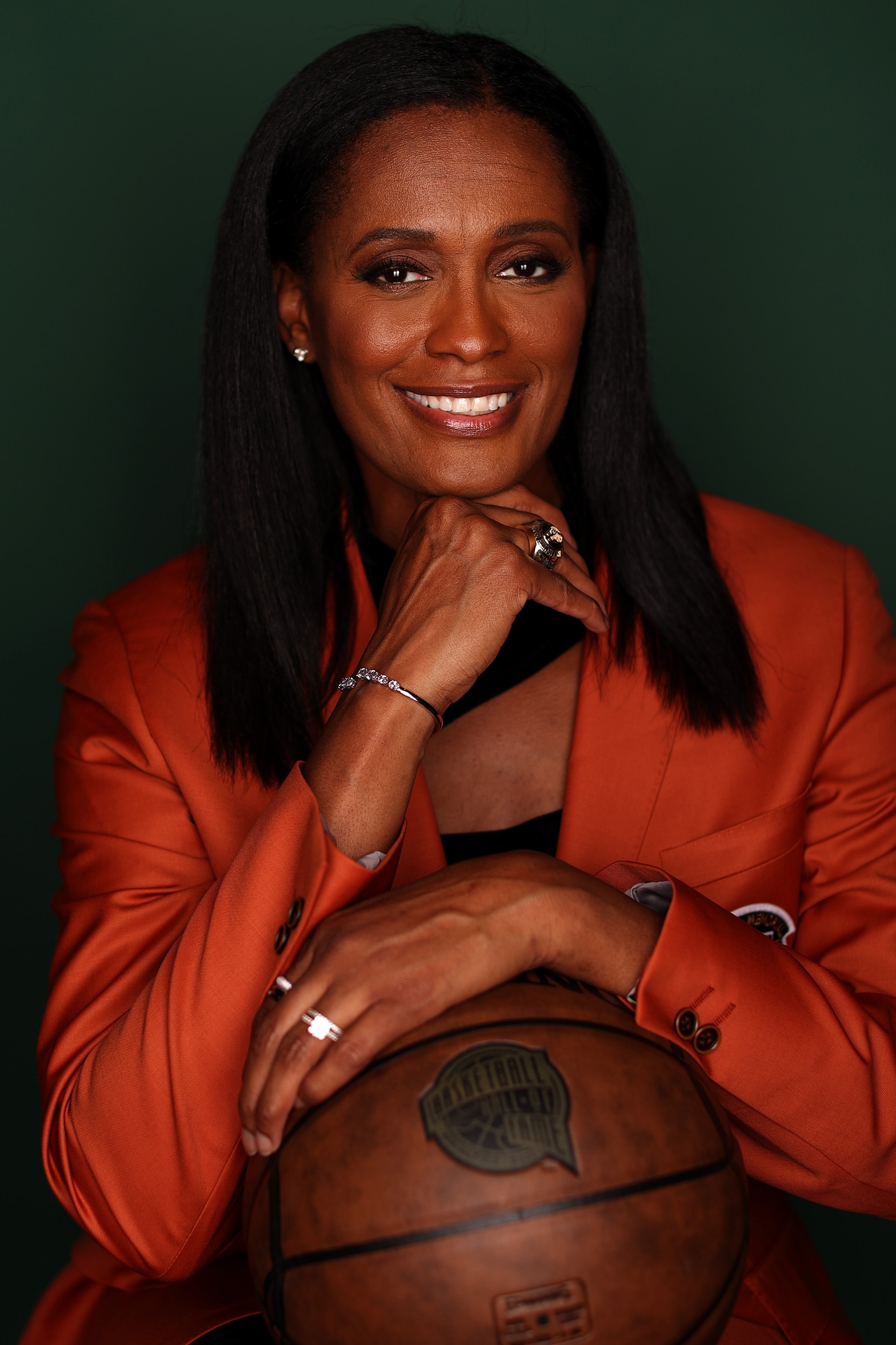 Photos: Swin Cash received Hall of Fame jacket with Class of 2022 Photo Gallery | NBA.com