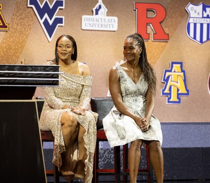 Photos: Swin Cash inducted into Naismith Memorial Basketball Hall of Fame Photo Gallery | NBA.com