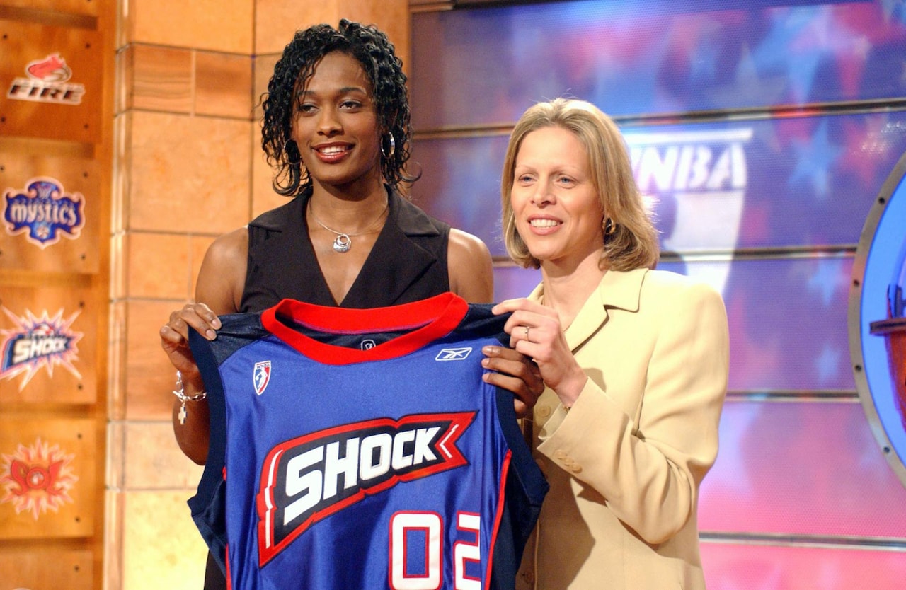 Photos: Swin Cash | WBNA Career Through the Years Photo Gallery | NBA.com