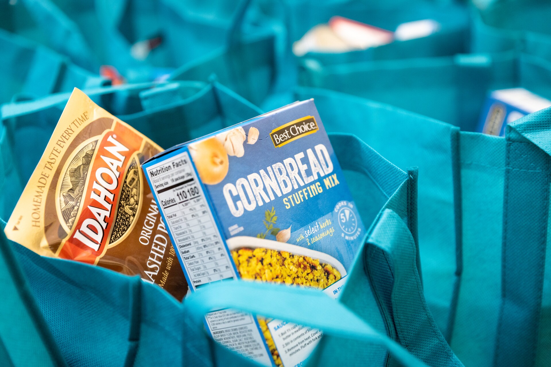 Pelicans, Ibotta provide HANO residents revamped computer lab | NBA.com