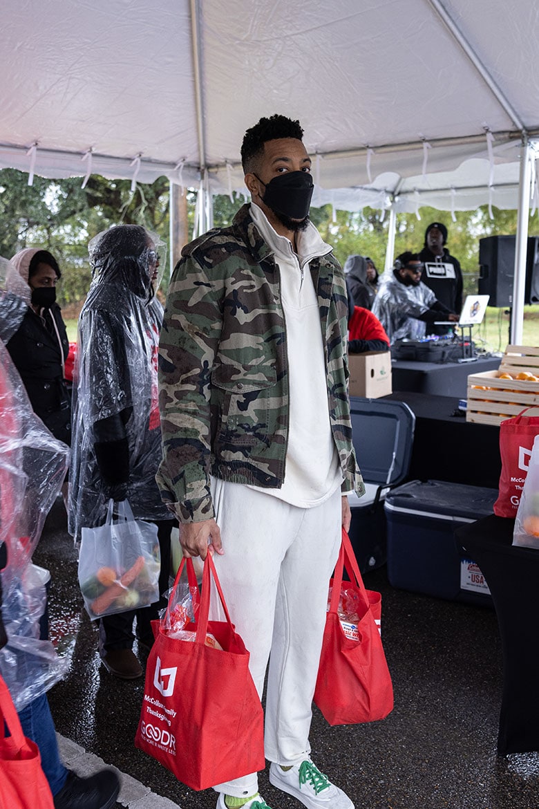 Photos: McCollum Family Thanksgiving drive | New Orleans Pelicans
