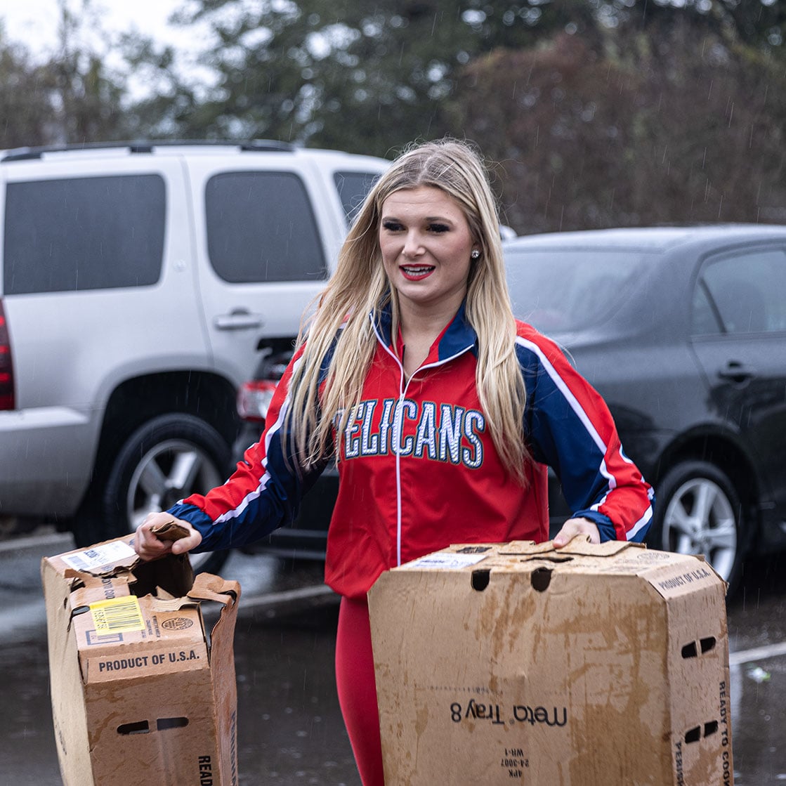 Photos: McCollum Family Thanksgiving drive | New Orleans Pelicans