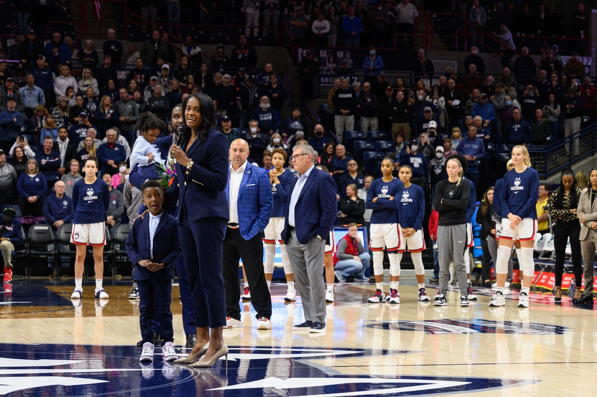 Photos: Swin Cash number retirement ceremony at UConn | Pelicans.com Photo Gallery | NBA.com