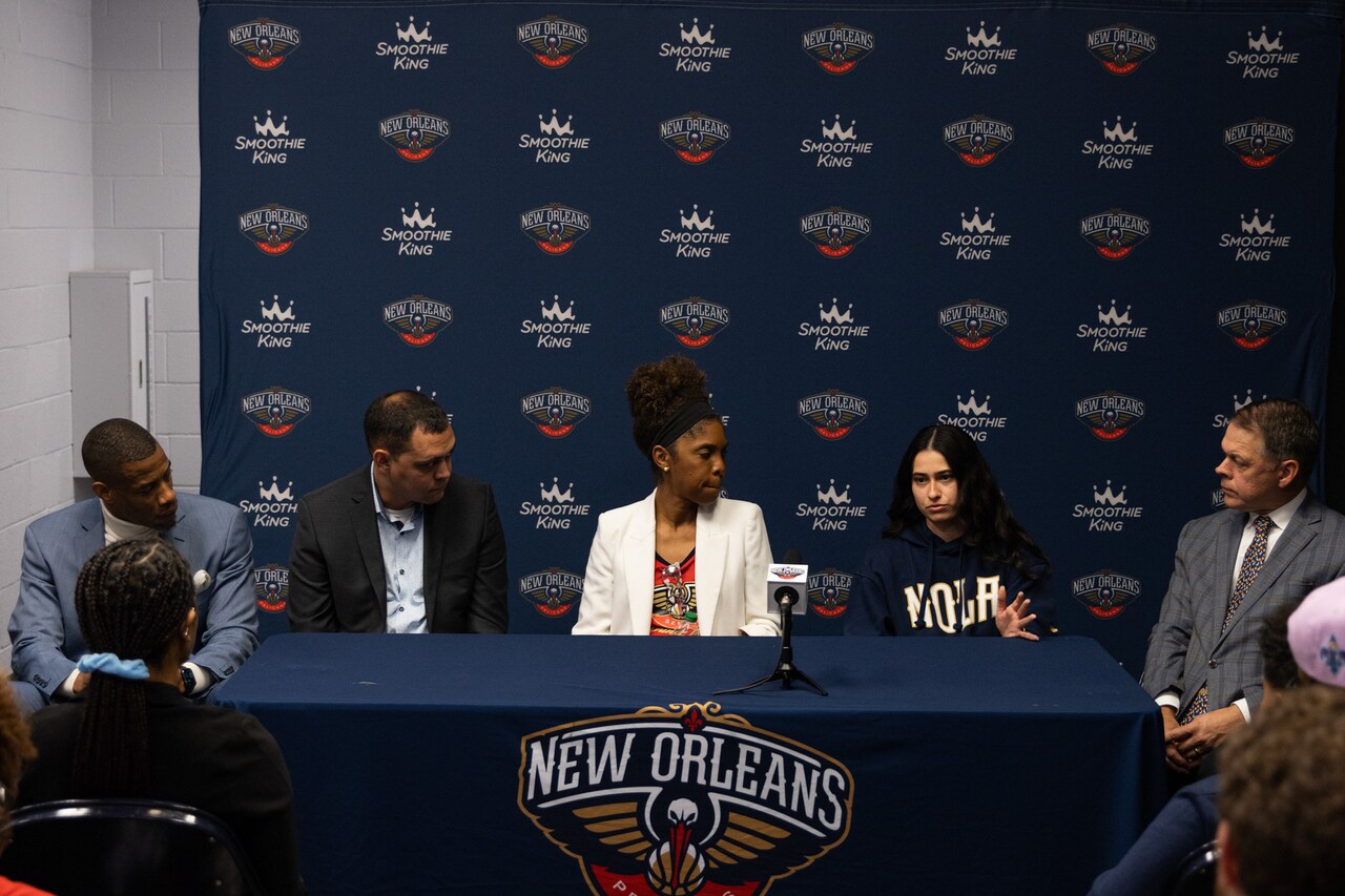 Photos: CJ McCollum hosts press conference for aspiring journalists ...