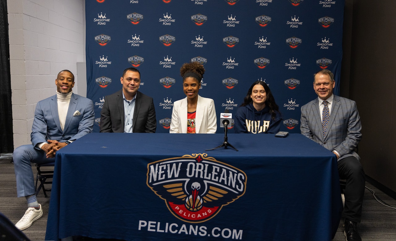 Photos: CJ McCollum hosts press conference for aspiring journalists ...