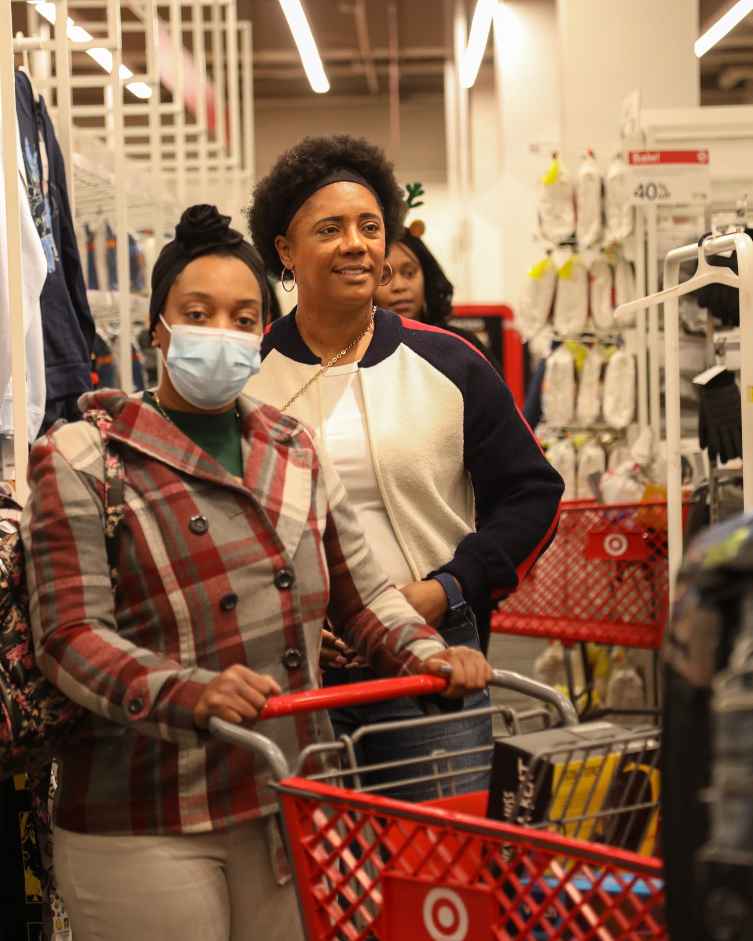 Photos: Zion Williamson's family hosts 'Shopping with Sharonda' holiday ...