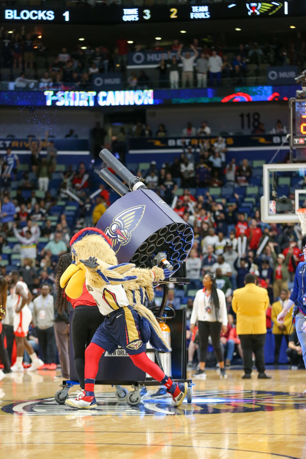 Photos: Pelicans vs. Rockets | Fans and Entertainment 1/4/23 Photo ...