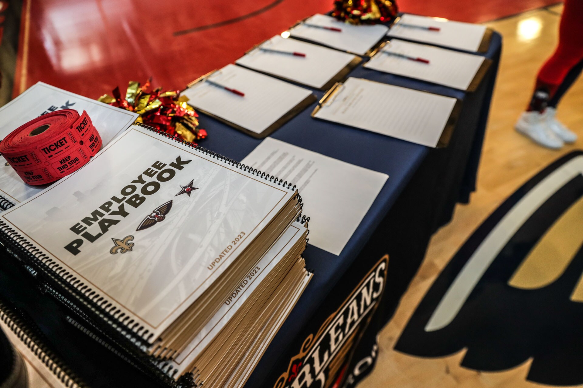 Photos: New Orleans Pelicans and Saints employee pep rally to honor ...