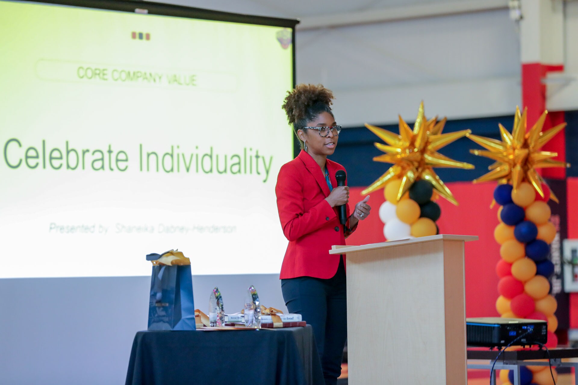 Photos: New Orleans Pelicans and Saints employee pep rally to honor ...