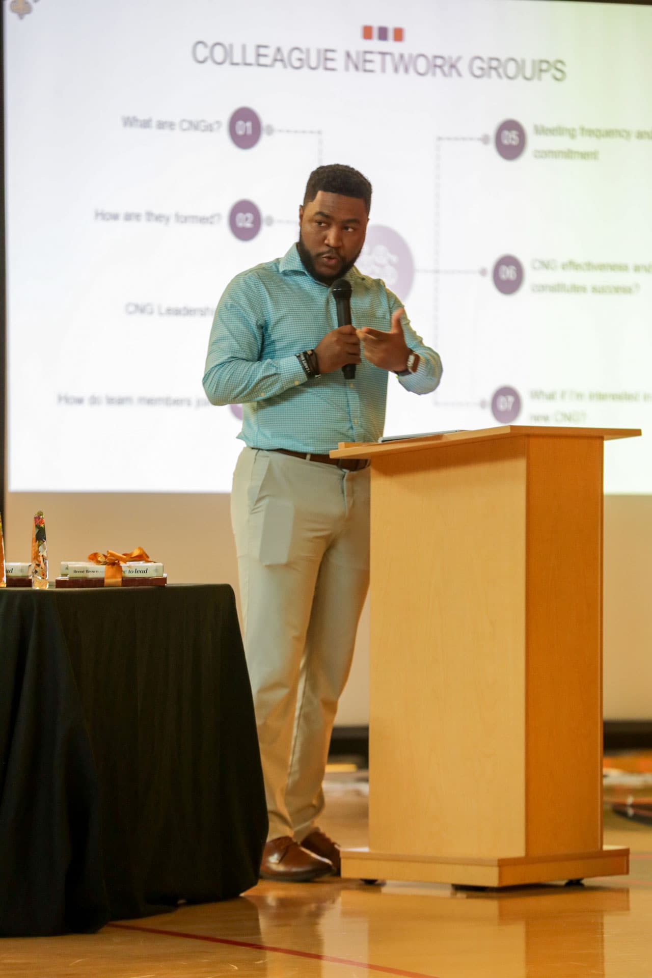 Photos: New Orleans Pelicans and Saints employee pep rally to honor ...