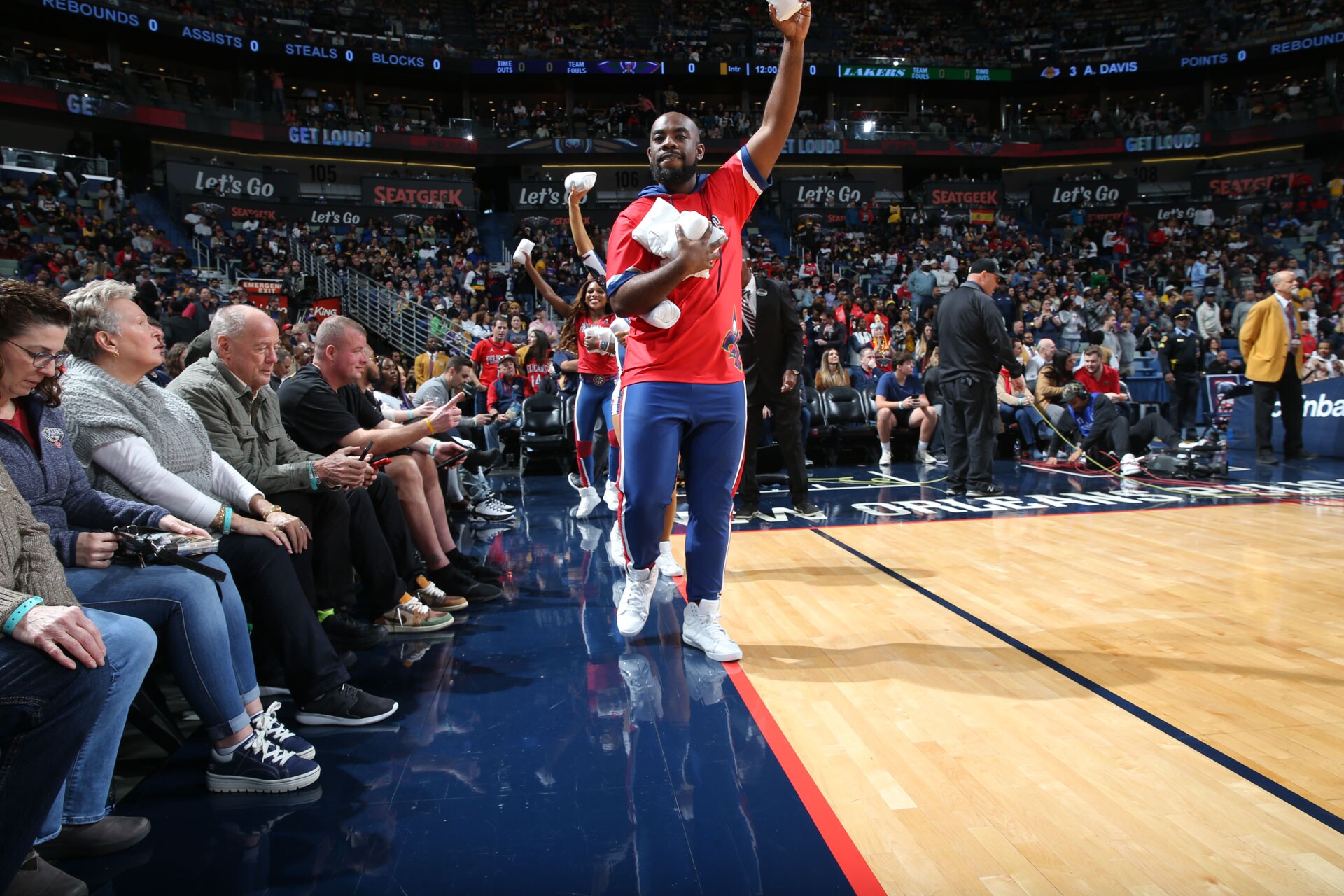 Photos: Pelicans vs. Lakers | Fans and Entertainment 2/4/23 Photo ...