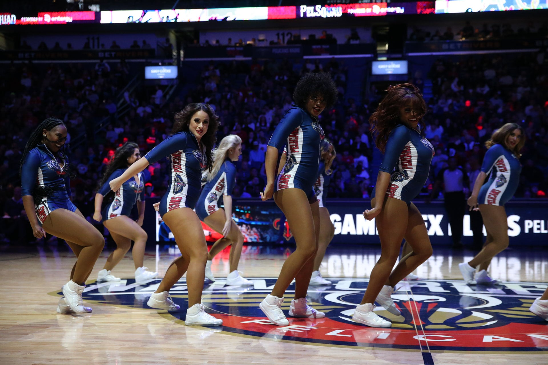 Photos: Pelicans vs. Lakers | Fans and Entertainment 2/4/23 Photo ...