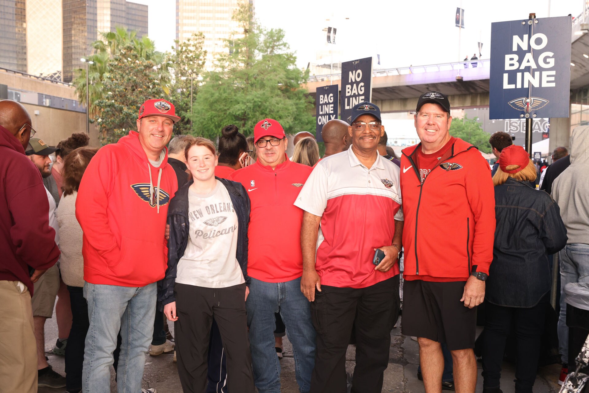 Photos: Pelicans vs. Thunder NBA Play-In | Pregame inside the Smoothie ...