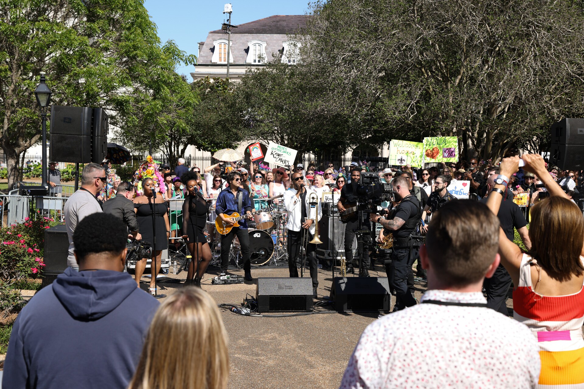 Photos: Gayle Benson, Willie Green, and Swin Cash surprise 18th Ward on ...