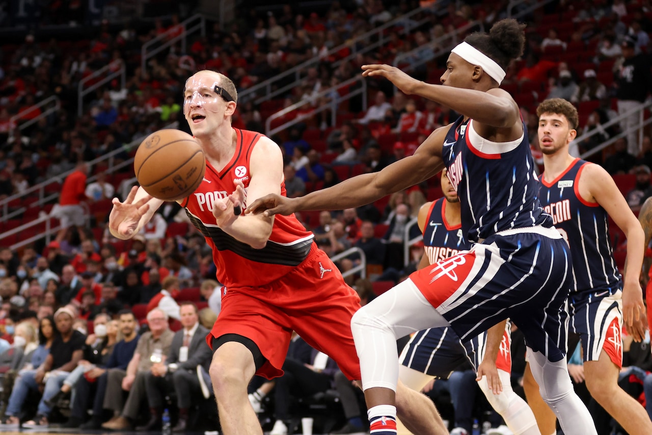 Pelicans sign Cody Zeller | Roster News