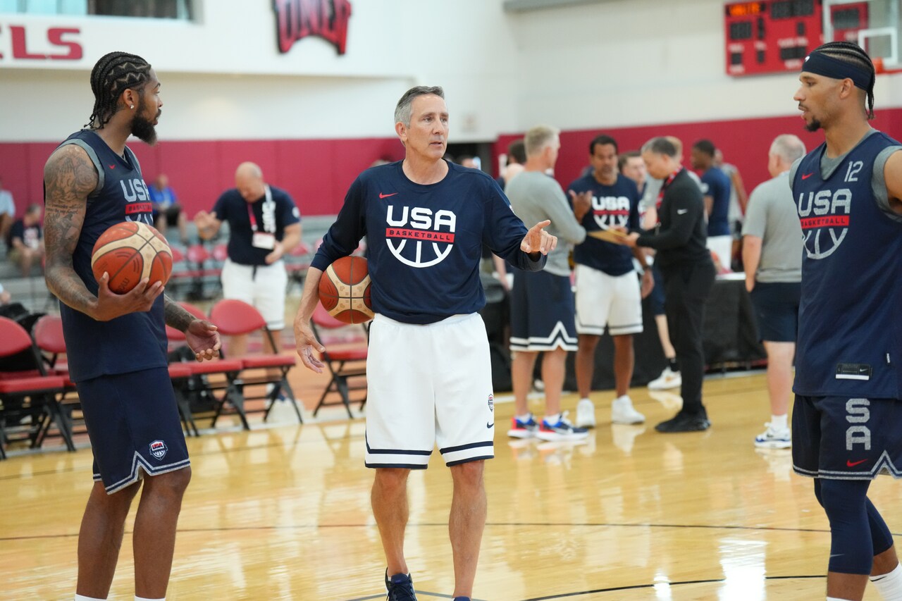 Photos: Brandon Ingram practices with USA Basketball