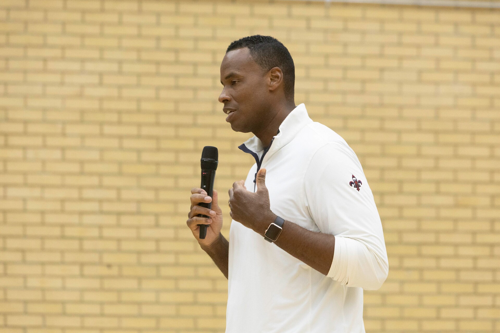 Photos: Jarron Collins serves as youth camp coach with London Lions ...