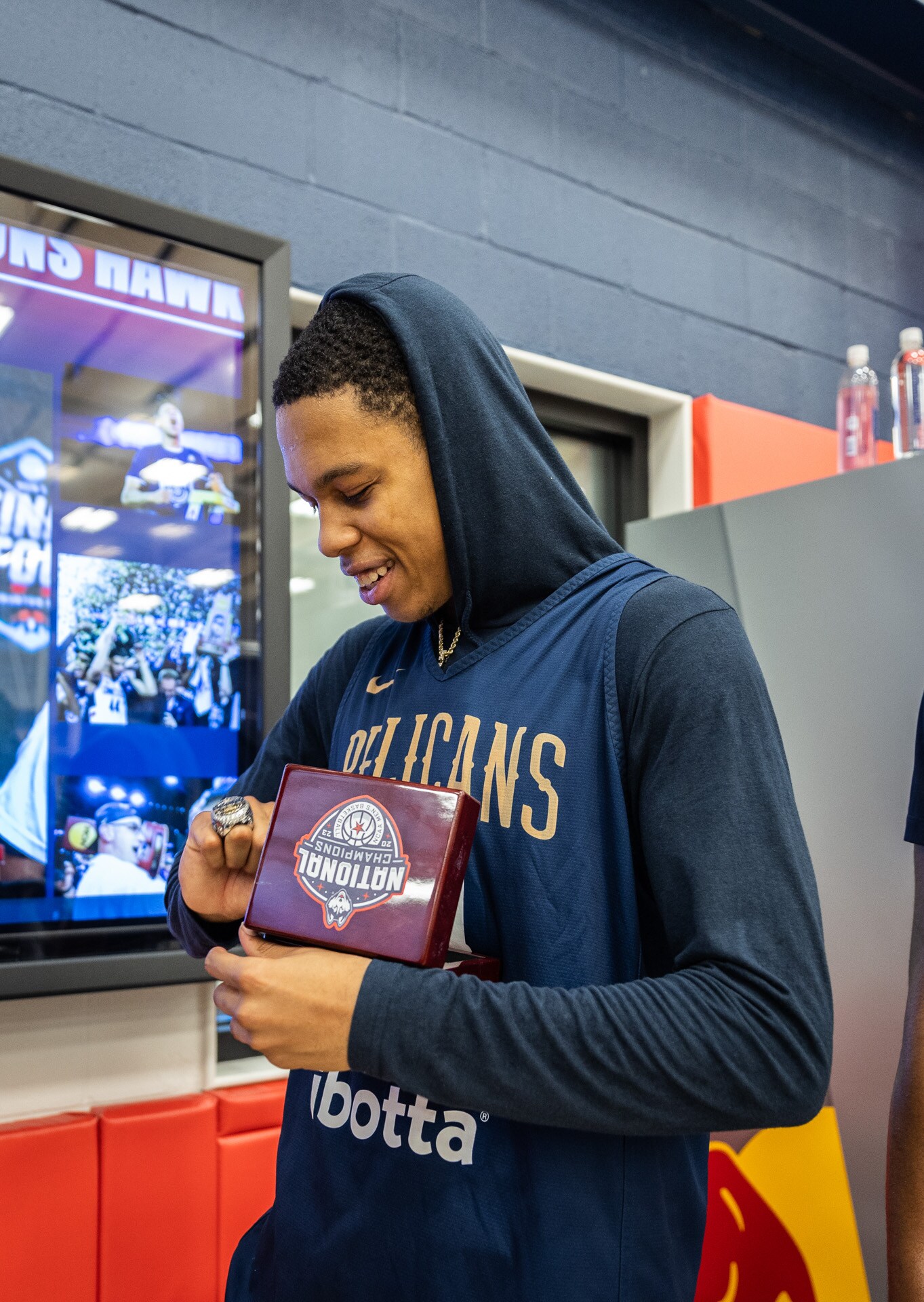 Photos: Jordan Hawkins receives NCAA National Championship ring Photo ...