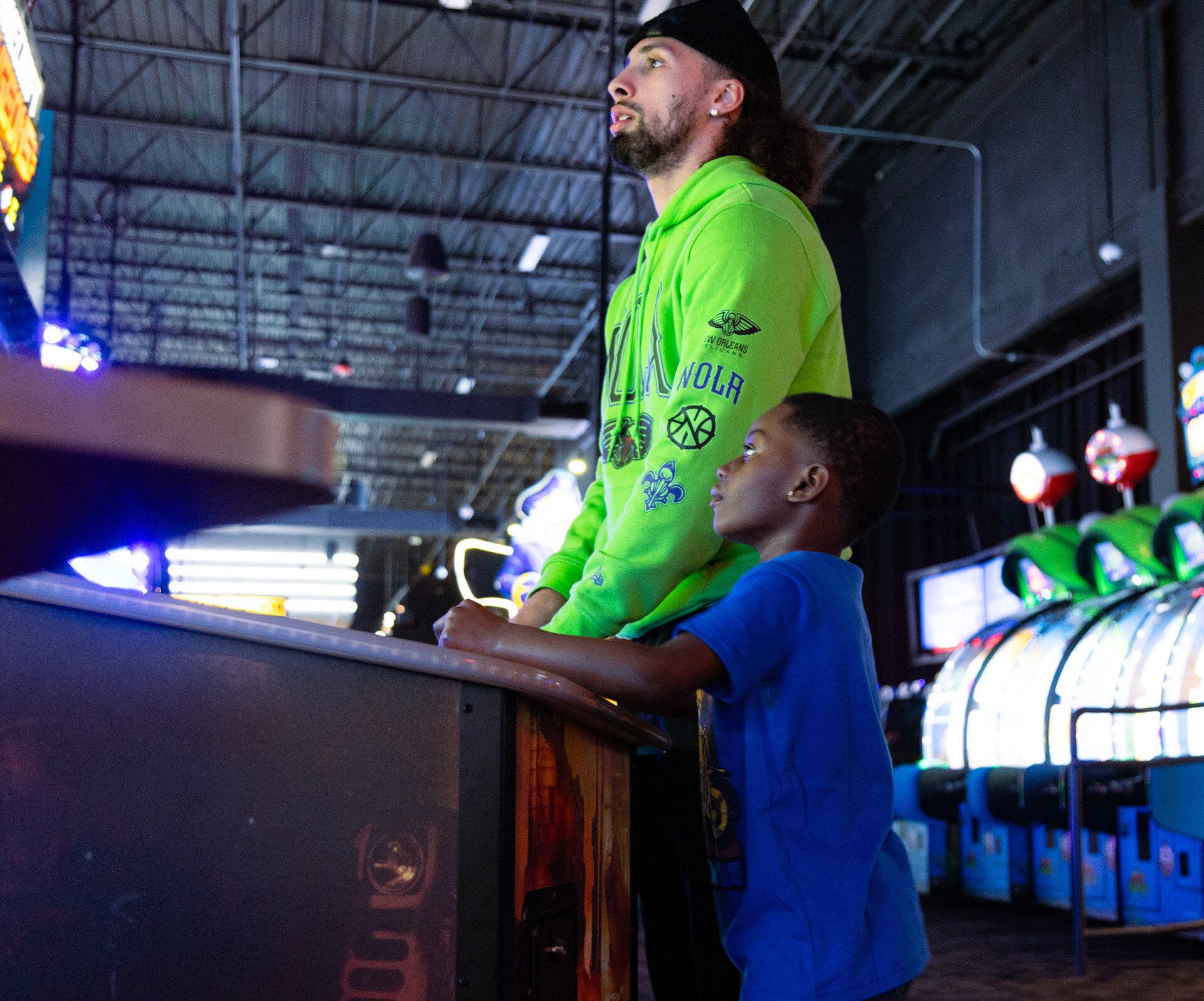 Photos: Jose Alvarado hosts YEP families at Dave and Busters Photo ...