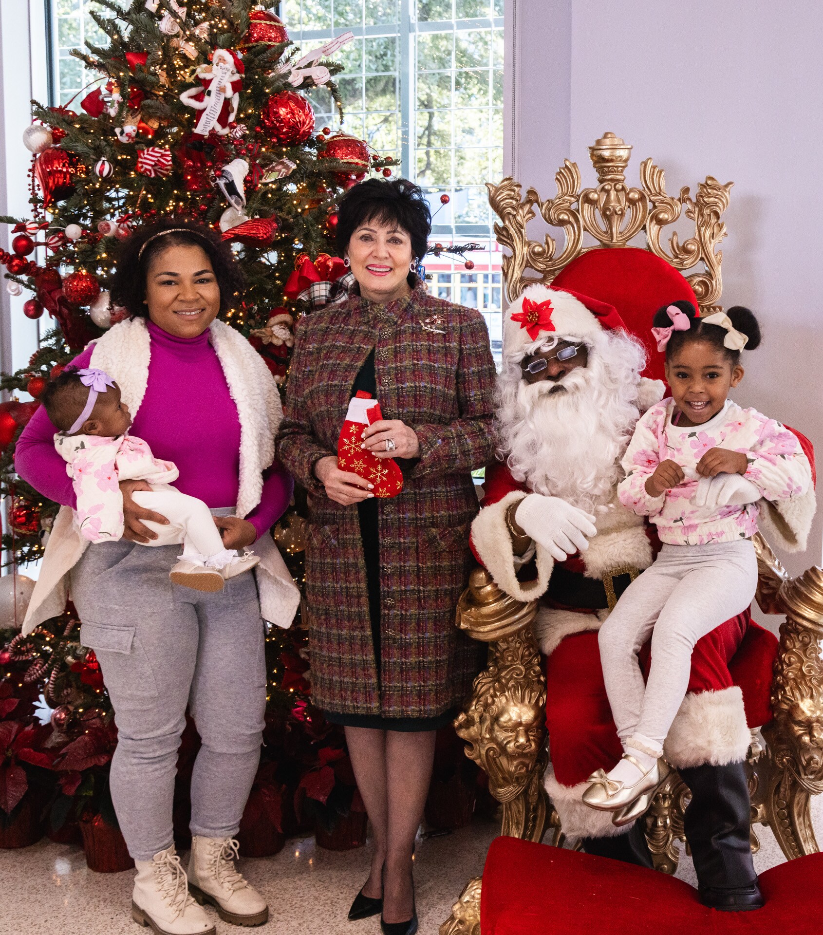 Photos: Gayle Benson visits United Way | Month of Giving 2023 Photo ...