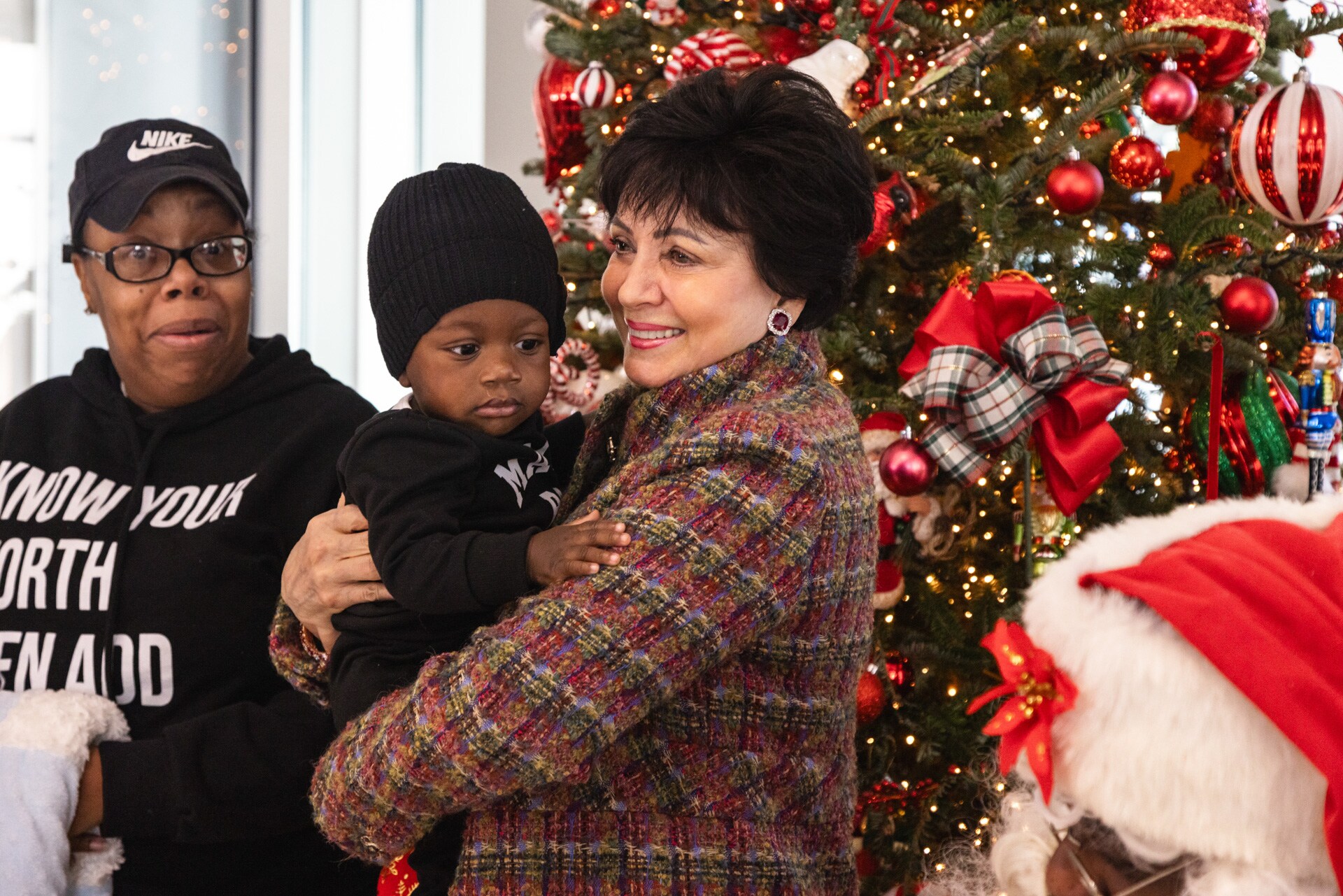 Photos: Gayle Benson visits United Way | Month of Giving 2023 Photo ...