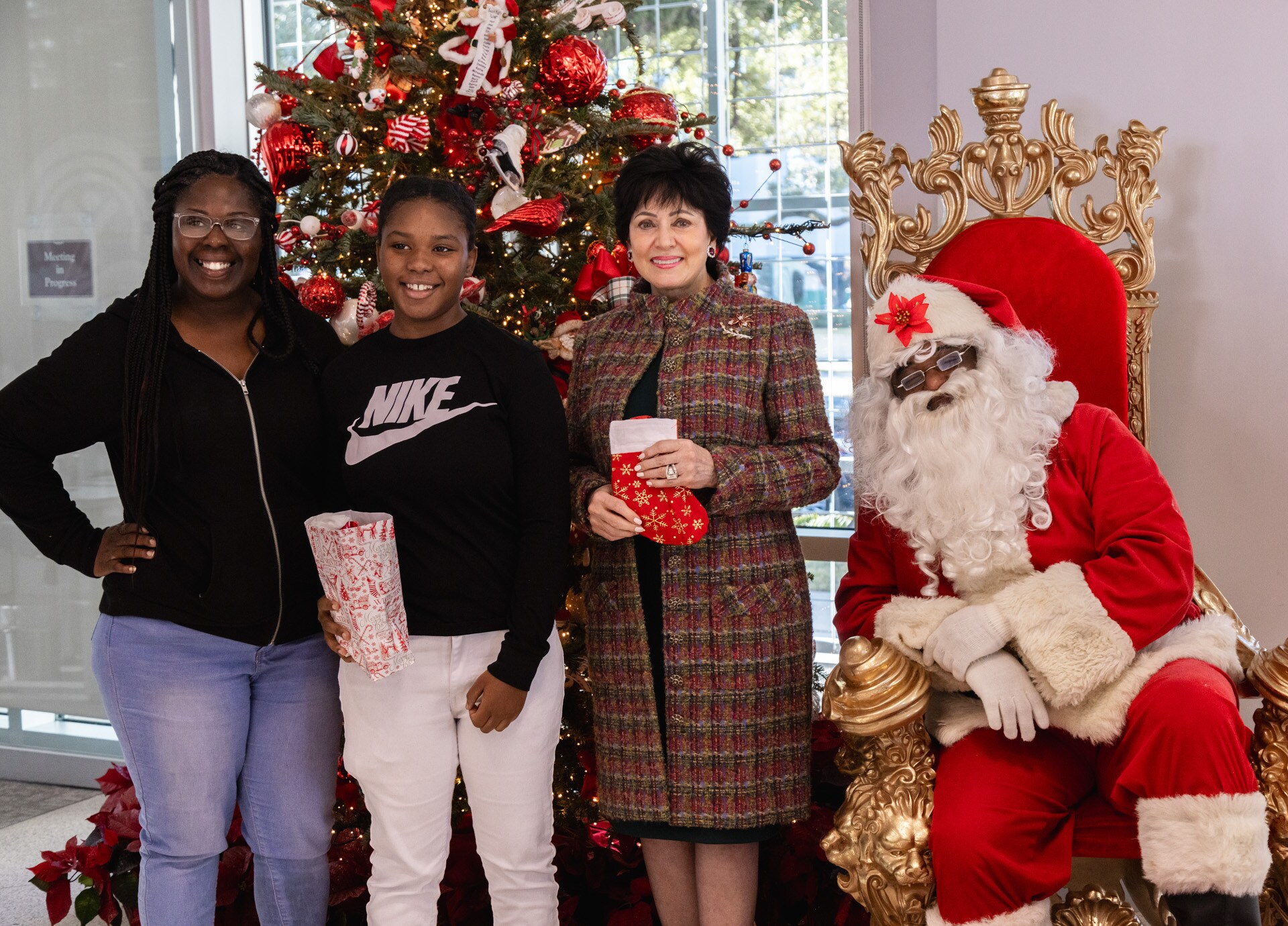 Photos: Gayle Benson visits United Way | Month of Giving 2023 Photo ...