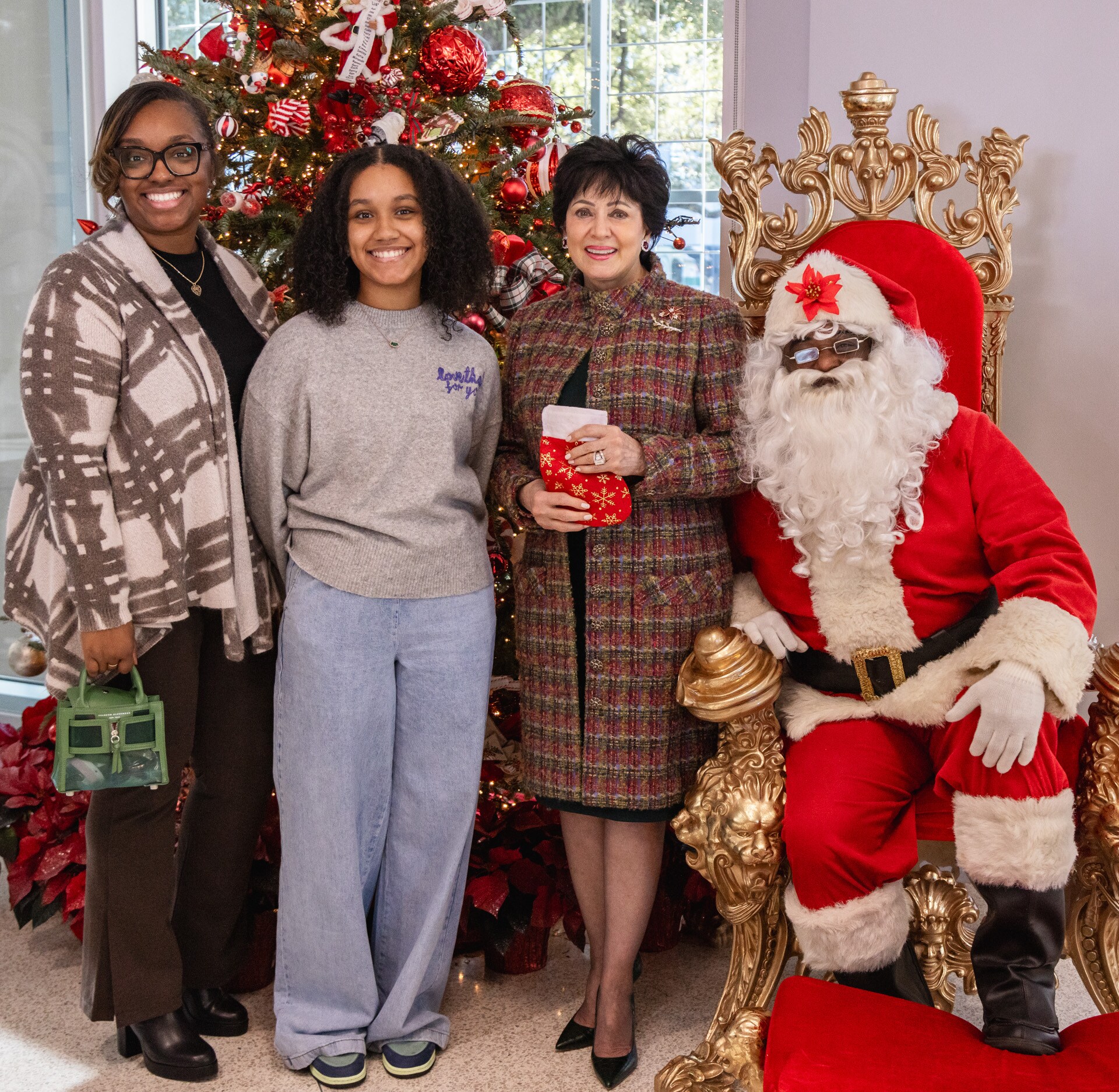 Photos: Gayle Benson visits United Way | Month of Giving 2023 Photo ...