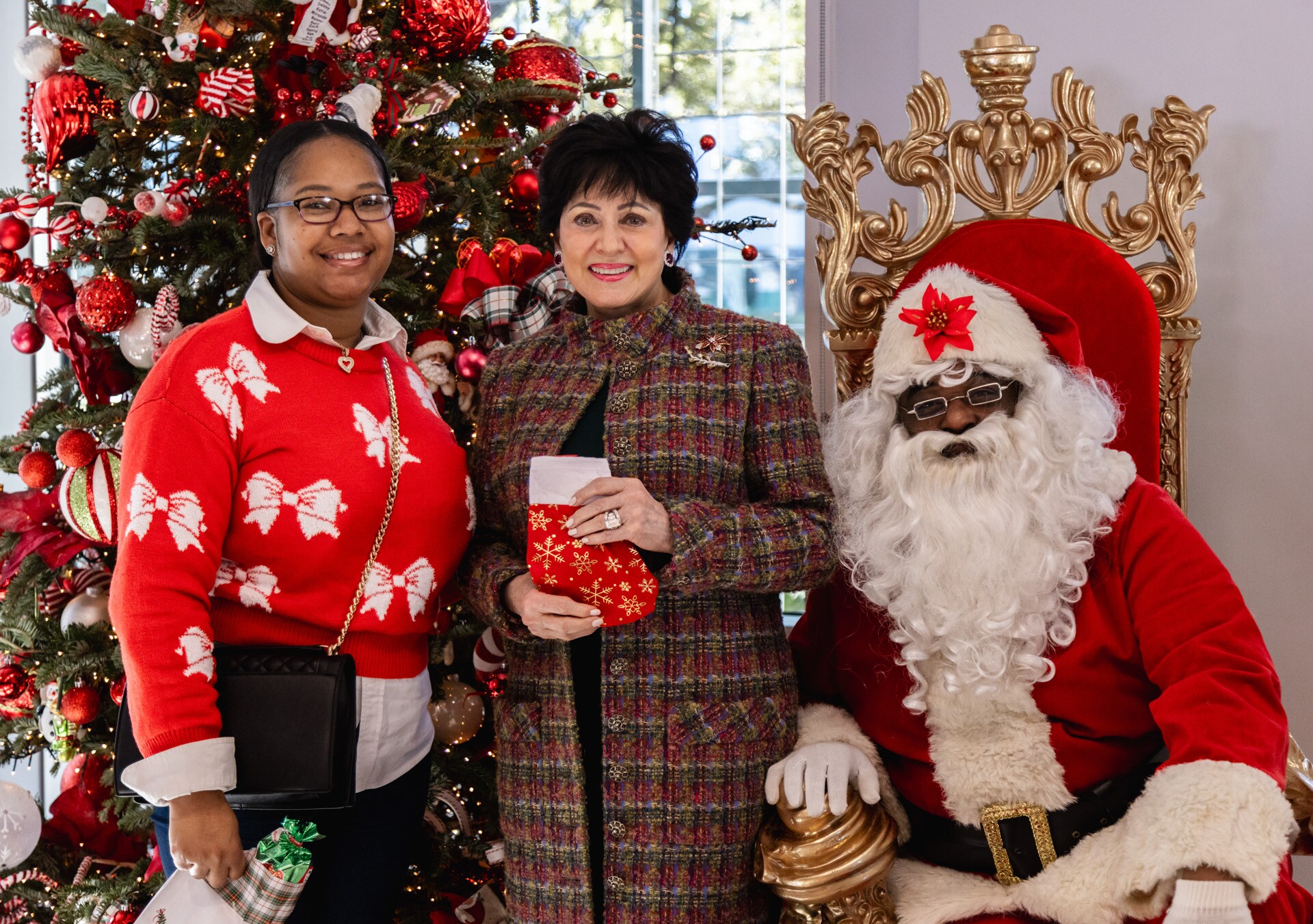 Photos: Gayle Benson visits United Way | Month of Giving 2023 Photo ...