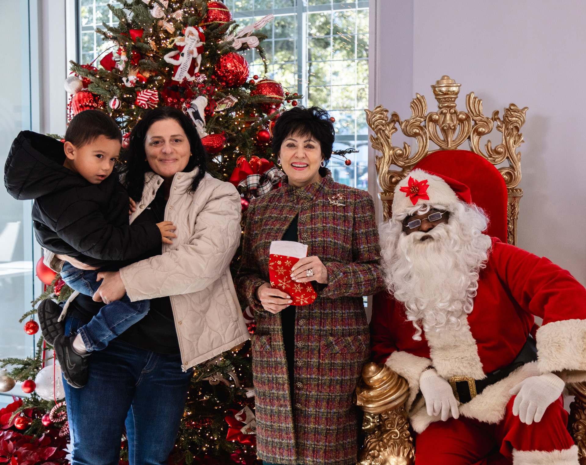 Photos: Gayle Benson visits United Way | Month of Giving 2023 Photo ...