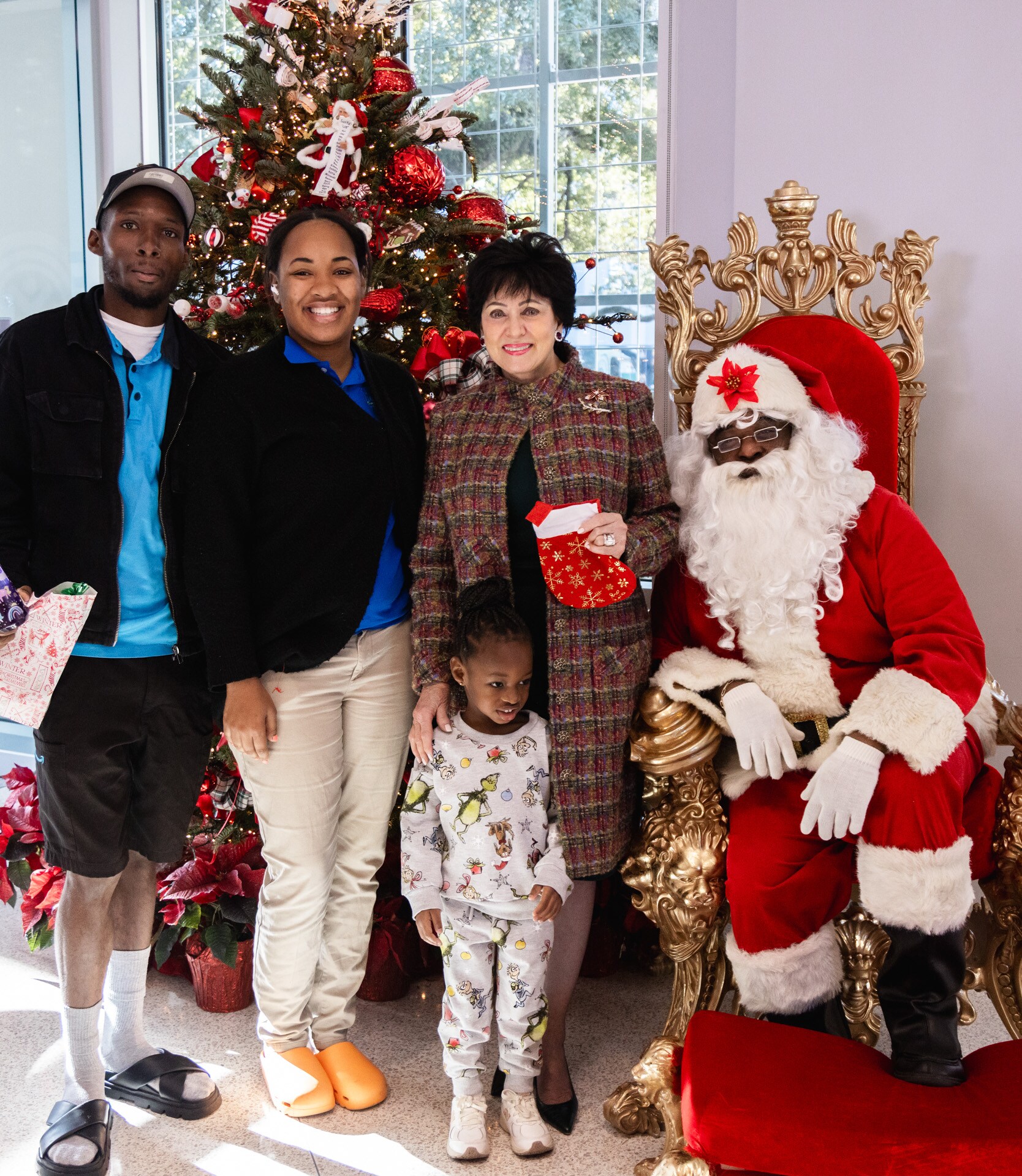 Photos: Gayle Benson visits United Way | Month of Giving 2023 Photo ...