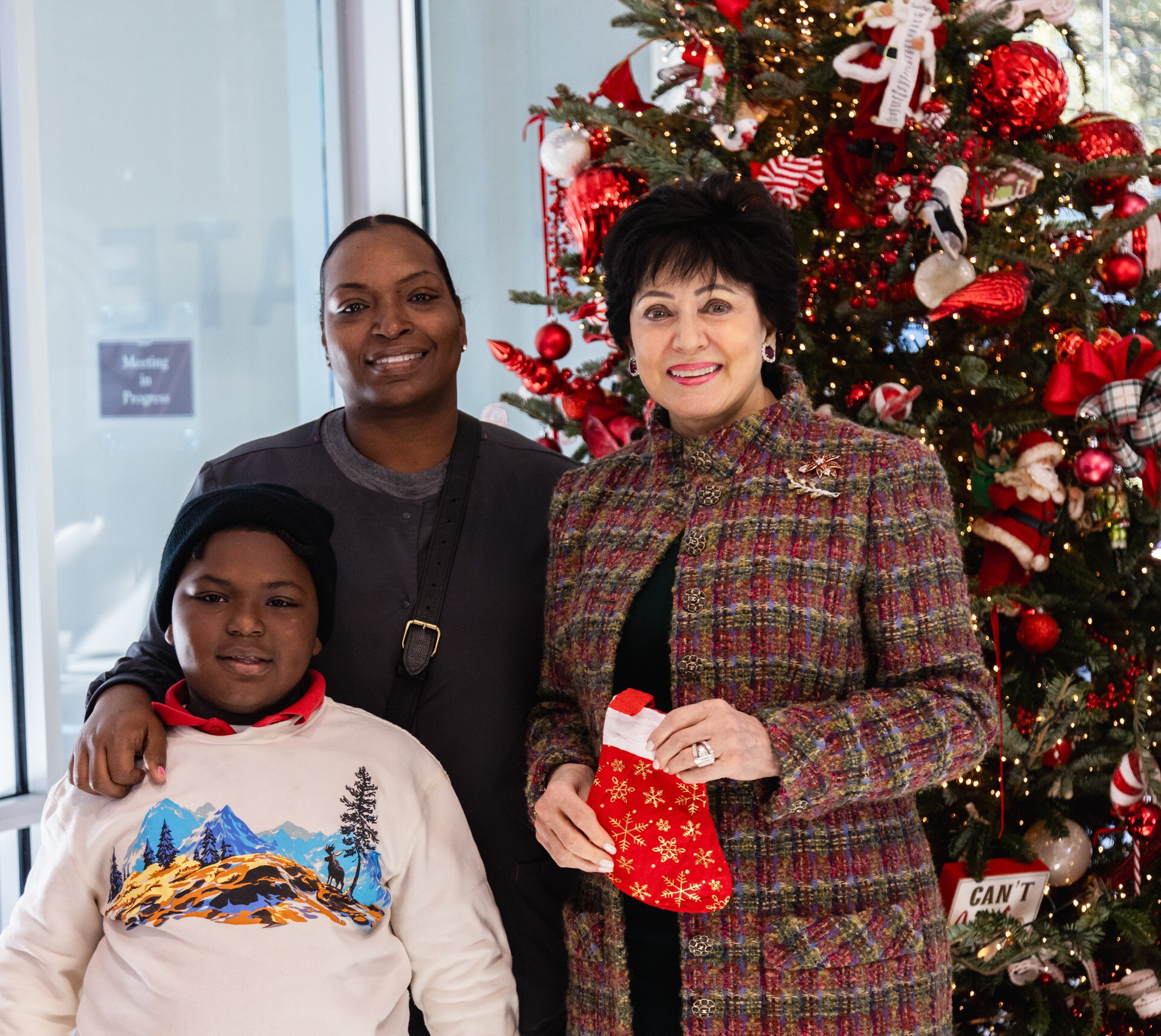 Photos: Gayle Benson visits United Way | Month of Giving 2023 Photo ...