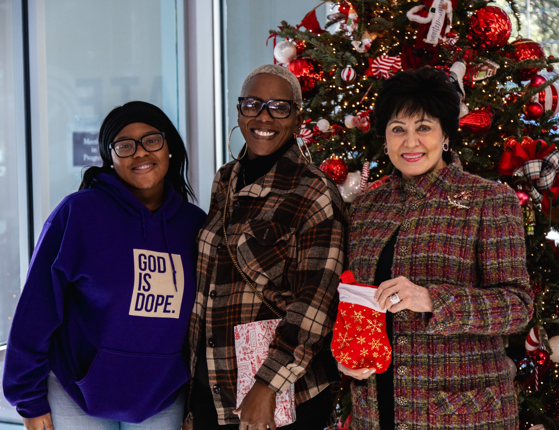 Photos: Gayle Benson visits United Way | Month of Giving 2023 Photo ...
