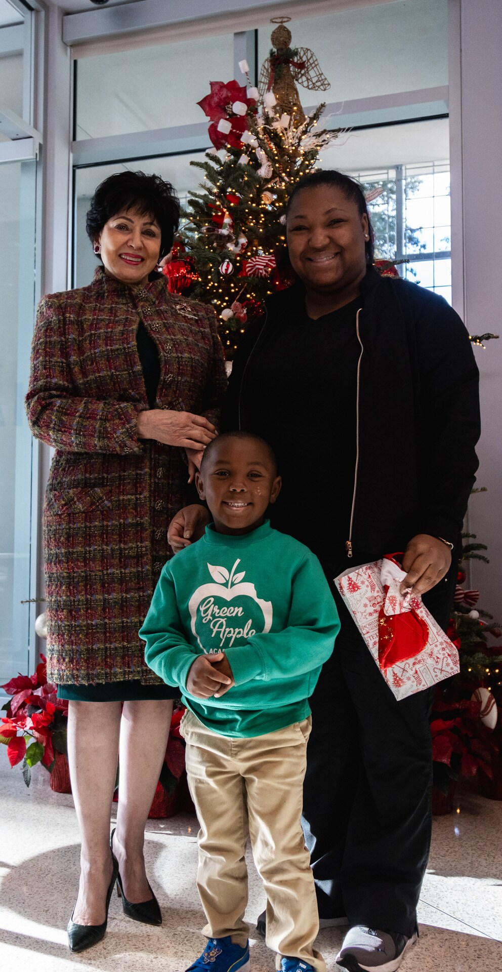 Photos: Gayle Benson visits United Way | Month of Giving 2023 Photo ...